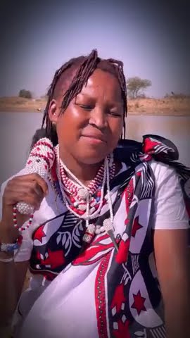 Modimo abe le wena Makgolo Rinah , badimo ba ditau ba go thushe legogo ...