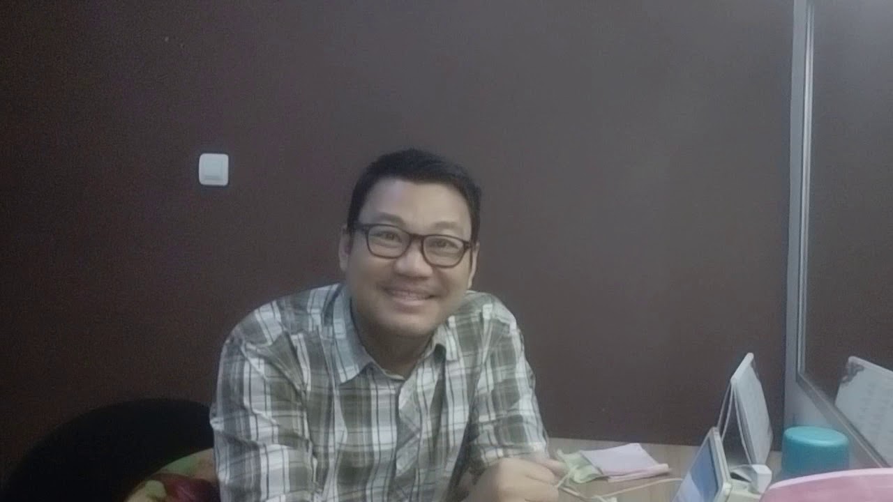 Praktek menerima komplain konsumen - YouTube