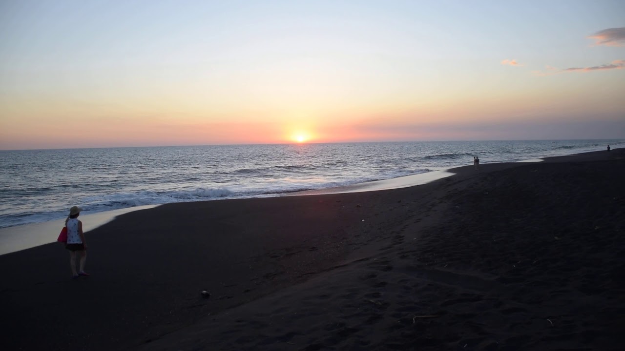 Playa Monterrico Guatemala - YouTube