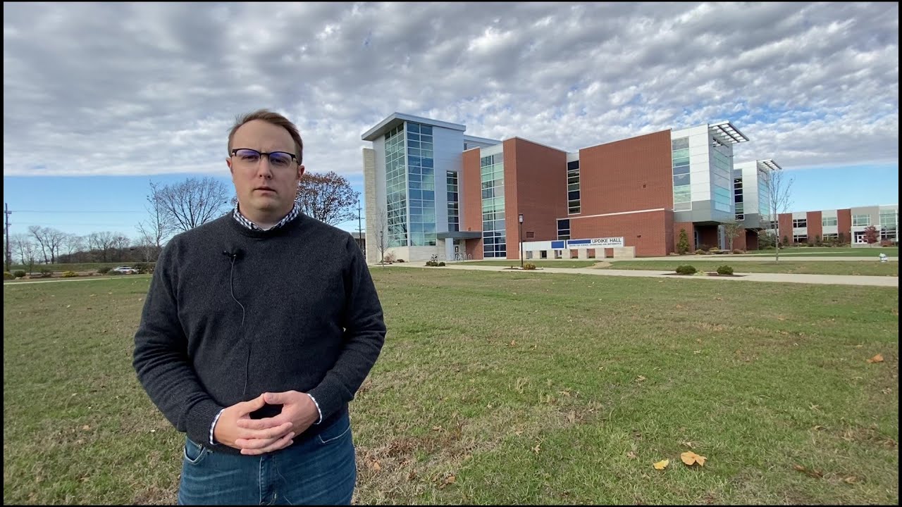 The Real World with Derek- Vincennes University Campus Tour - YouTube