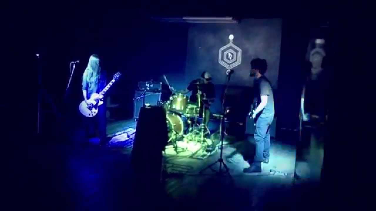 Saturndust - Realm of nothing (live at Dissenso Lounge) - YouTube