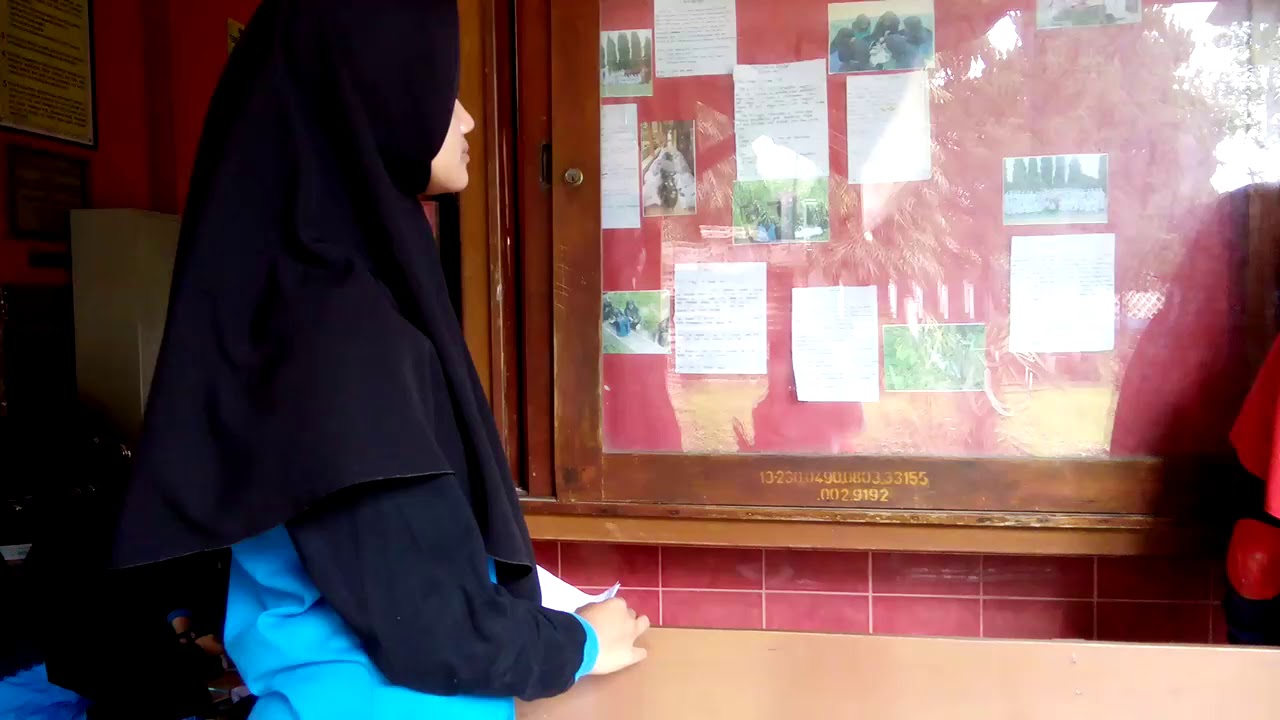 Latihan PMR Layout Mading - YouTube