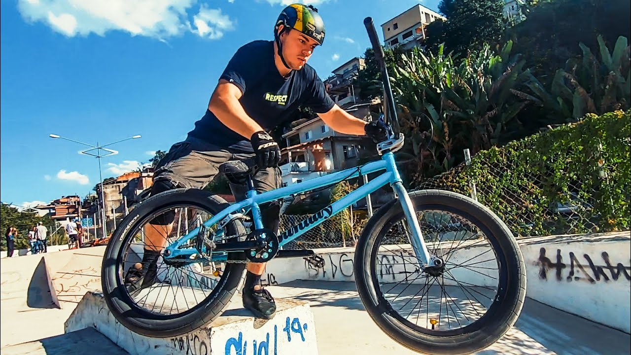 DESAFIOS E MANOBRINHAS DE BMX!!! - Parte 2 - YouTube