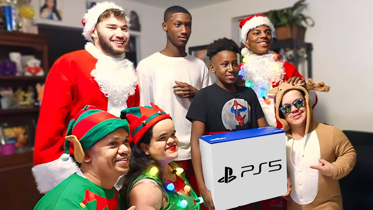 Adin Ross & iShowSpeed Surprise Strangers as Santa - YouTube