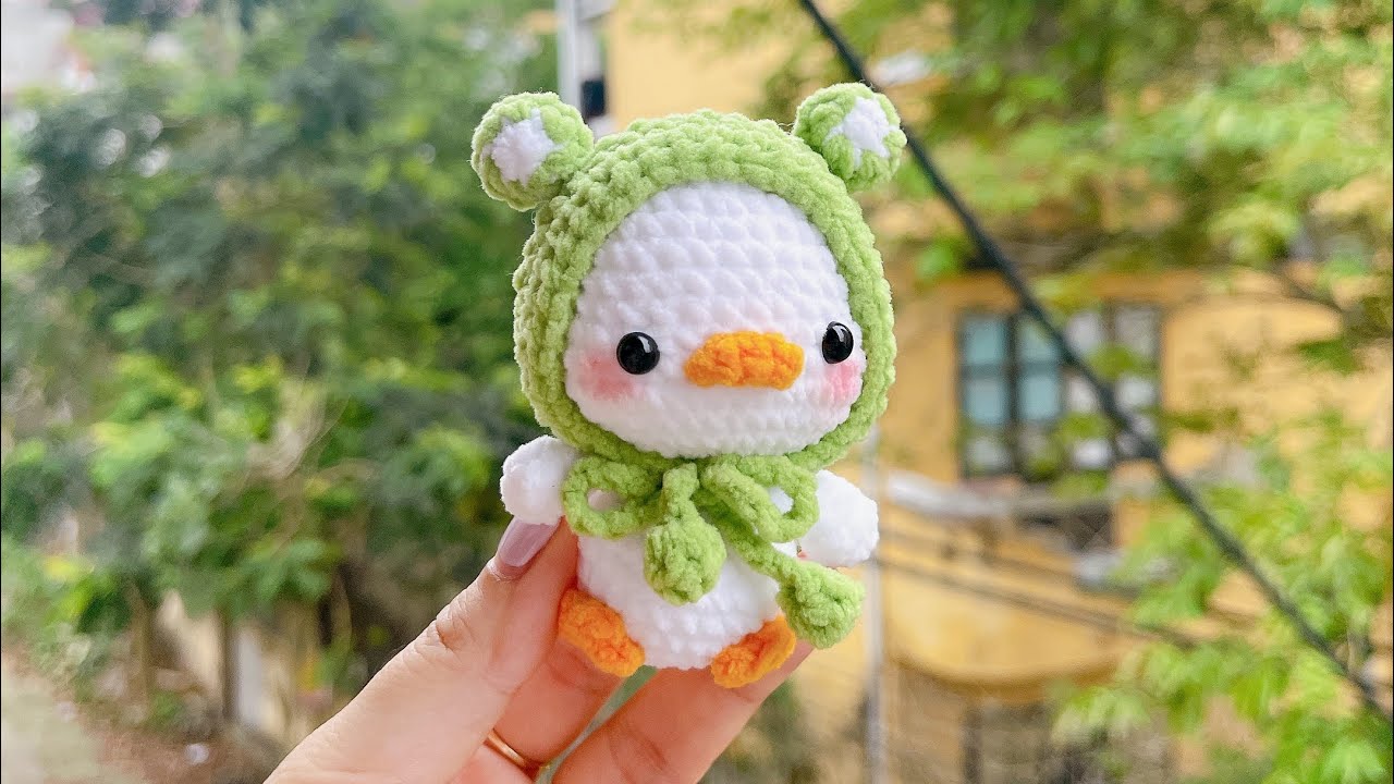 Hướng dẫn móc vịt đội mũ ếch, How to crochet a duck and wear a frog hat ...