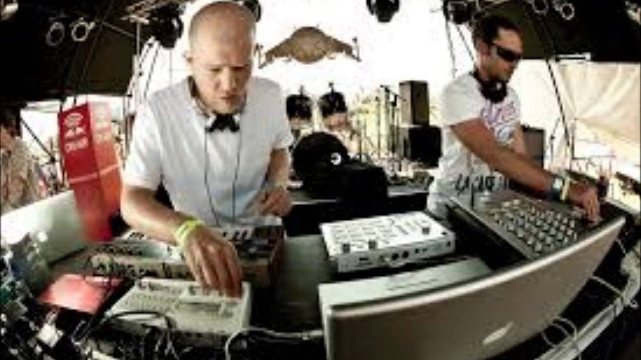 Piped Piper 7FT soundsystem - YouTube