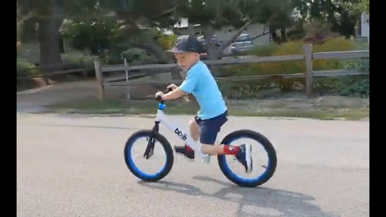 4 year old Wrangler on the Bixe 16" balance bike - YouTube