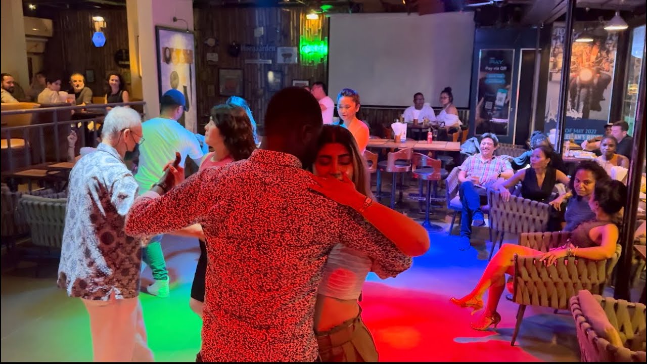 What a Beautiful Bachata Night 💃🕺 - YouTube