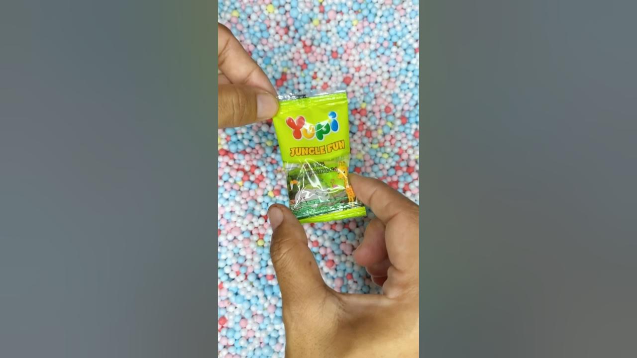 Mencari dan menemukan jajanan yupi di dalam kardus #huntingjajan #jajanan - YouTube