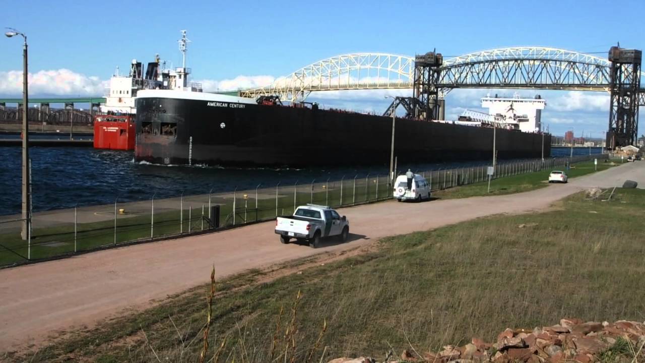 Great lakes Freighter American Century - YouTube