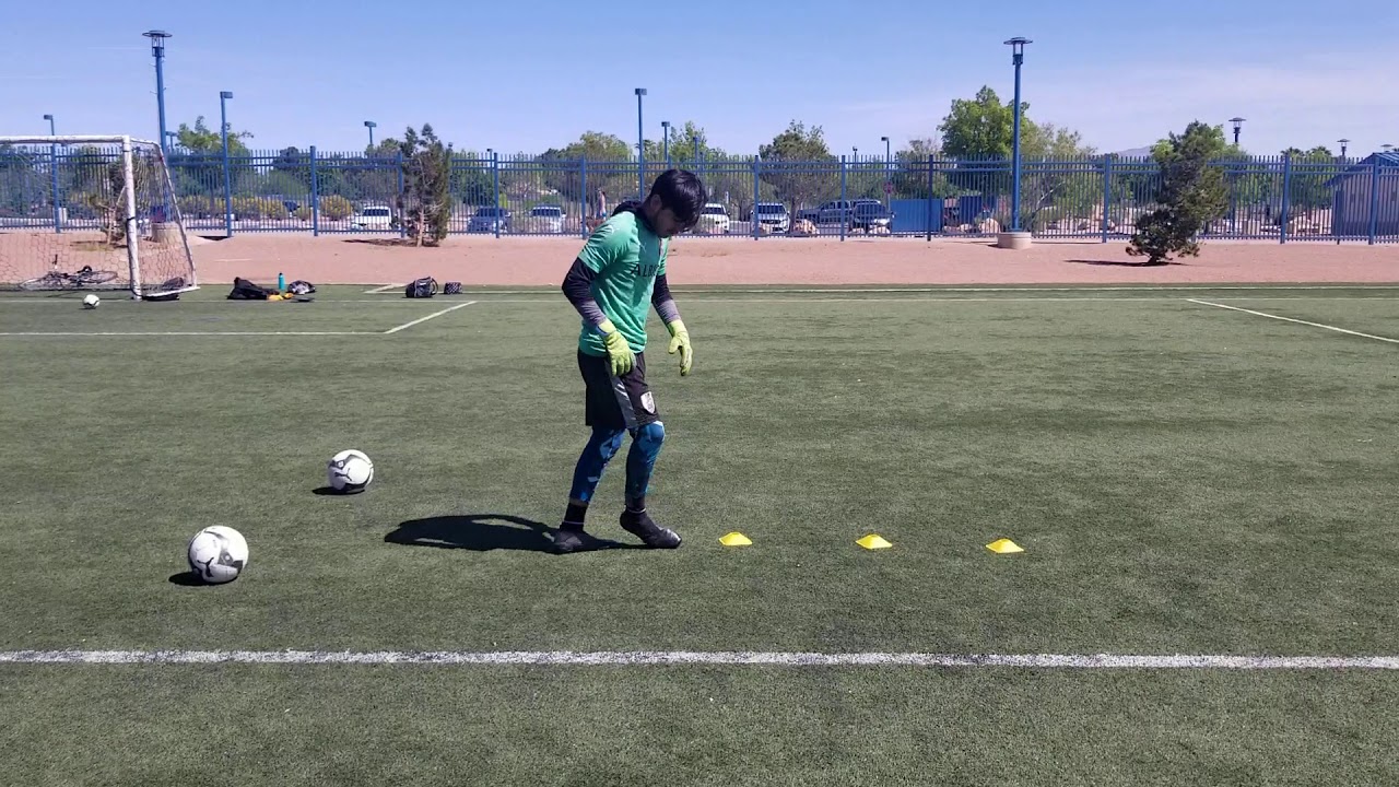 GK Double diving with a lateral move - YouTube