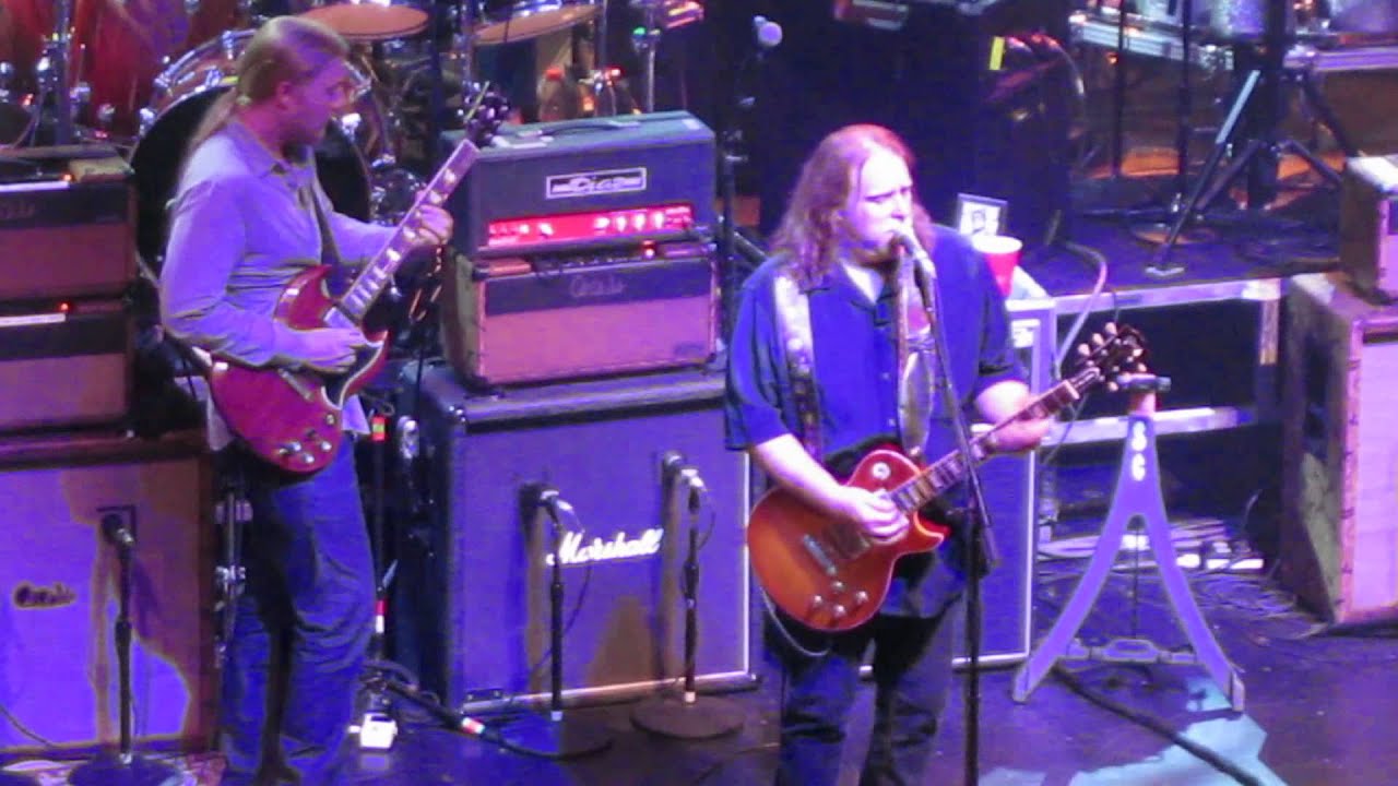 Allman Brothers "Soulshine" live at the Chicago Theater - YouTube