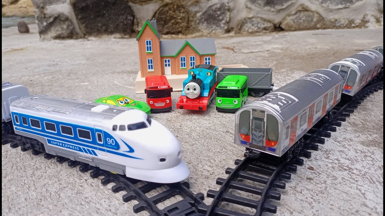 MERAKIT KERETA API THOMAS AND FRIENDS, KERETA SUBWAY, KERETA CEPAT, BUS ...