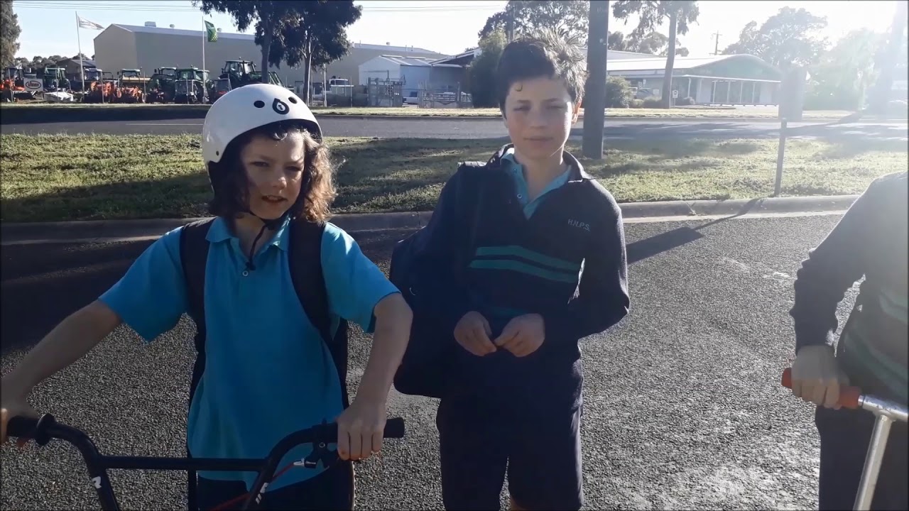 Hamilton North Primary School students get active for Walk to School ...