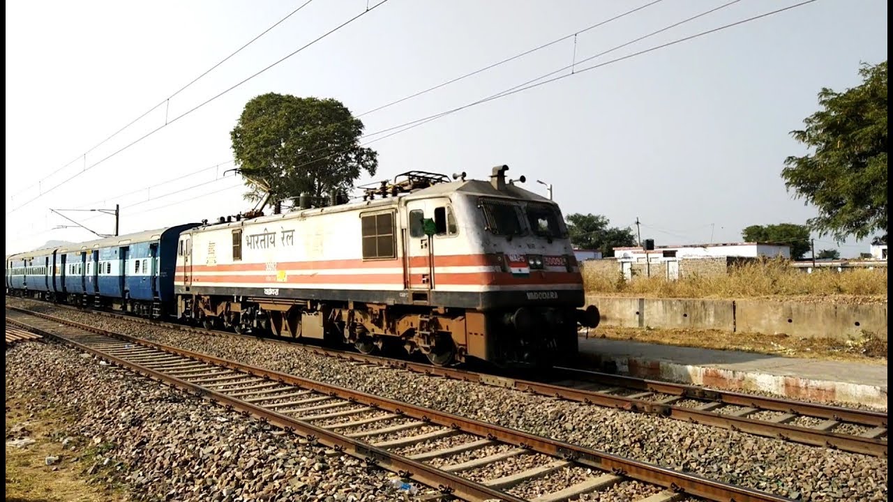 2 in 1 High Speed Trains with Fastest Locomotive of Indian Railway ...