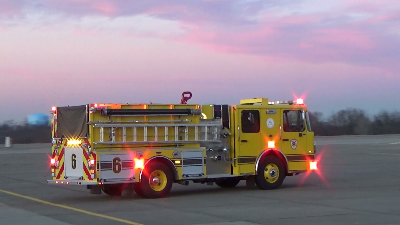 Station 100-2 (ARFF) responding to an Alert 3 at KAGC - YouTube