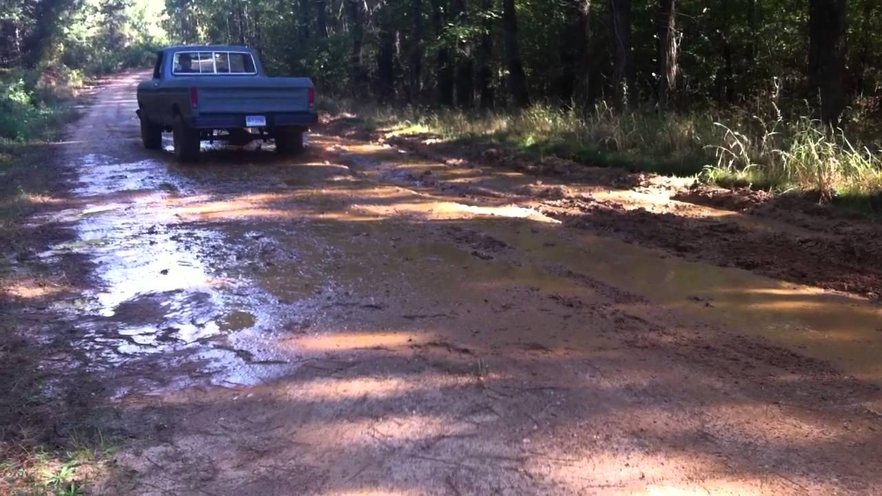 1977 F150 Ford Mudding - YouTube
