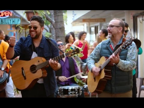 San Miguel - Un Poquito de Amor Everyday ft. Colin Hay (Video Oficial)