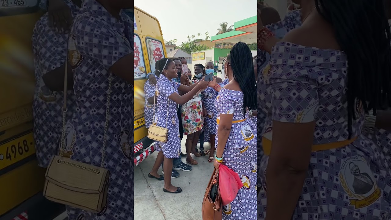 FUNNY FACE meets his FUNNY FANS in traffic - YouTube