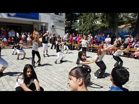 Samandağ Akdeniz ilkokulu 4/C 23 nisan gösterisi (ADEYYO)