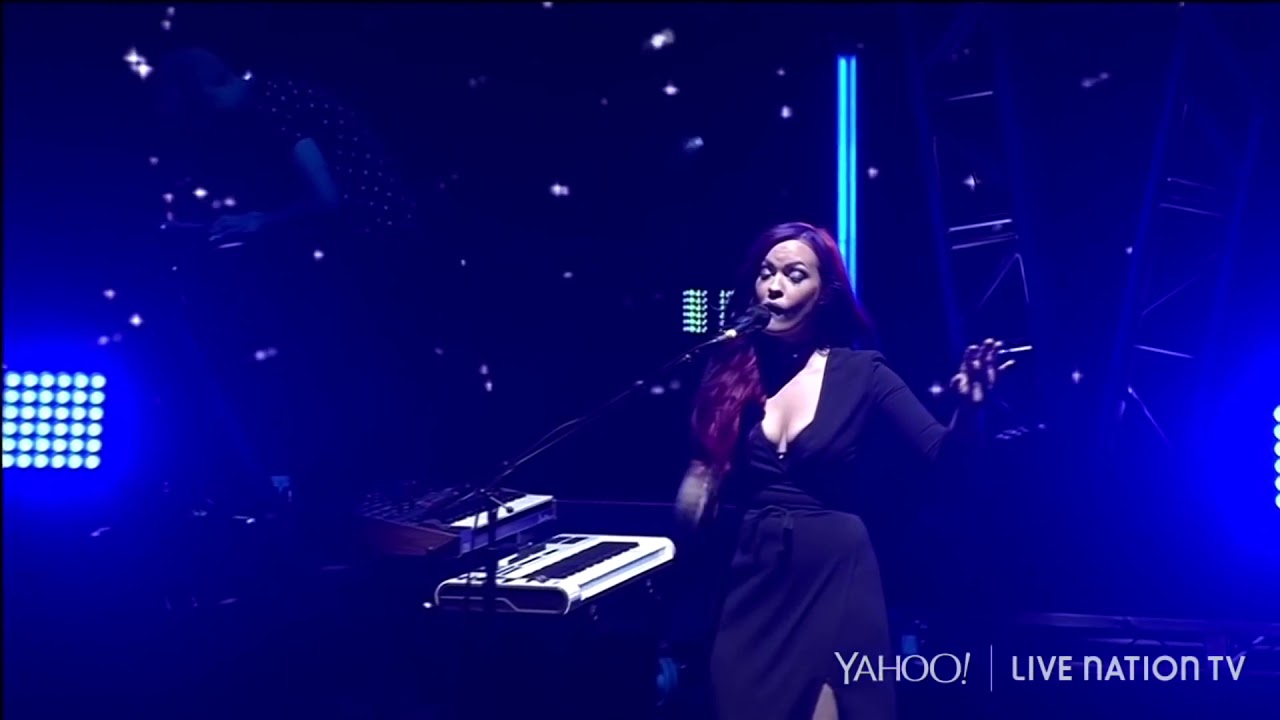 M83 Live Olblivion Kaela Sinclair - YouTube