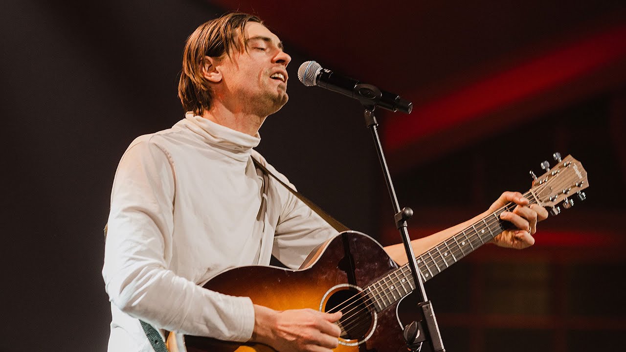 Gustaf Norén - "Let Me In" (LIVE Filadelfiakyrkan) - YouTube