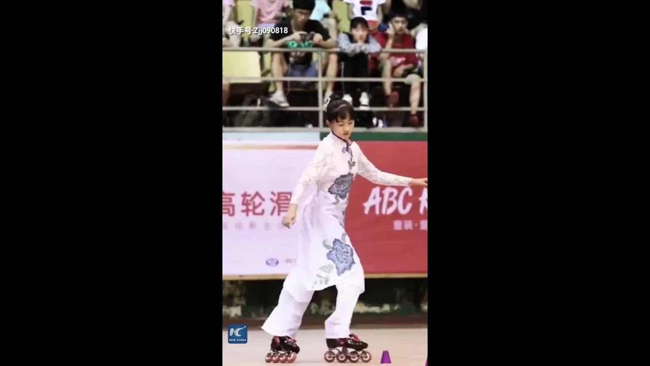 Stunning roller skating skills - YouTube