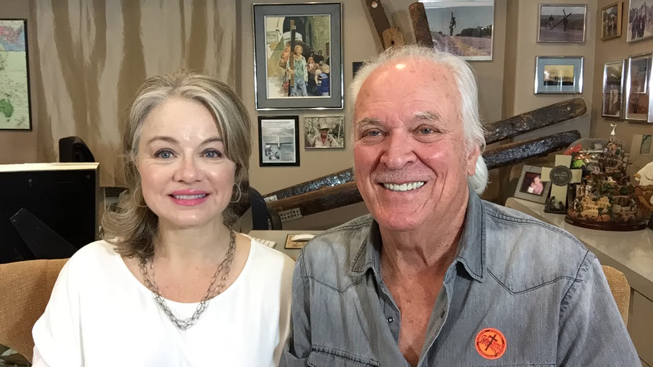 7 Continents Crosswalk “Mindset” Arthur, Denise Blessitt - YouTube