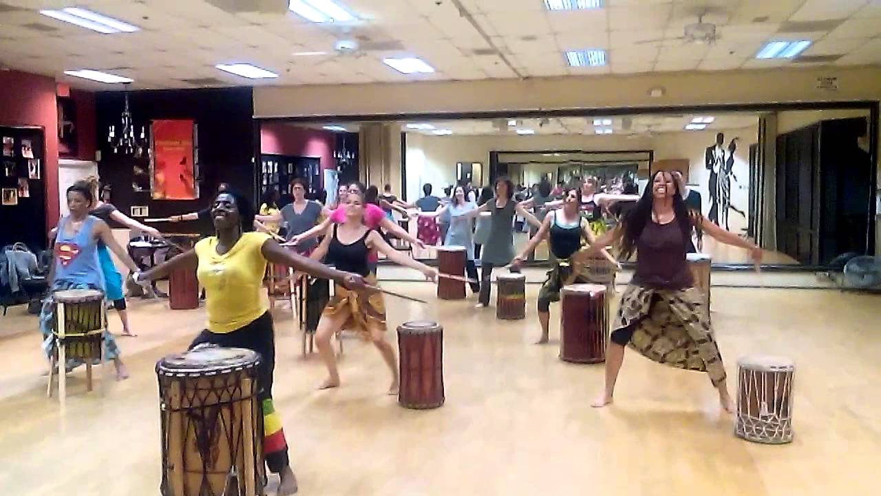 Sista Adama Jewel teaches Djun Djun Dance! - YouTube