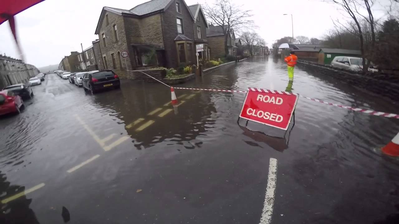 Earby flooding Boxing Day 2015 2 - YouTube