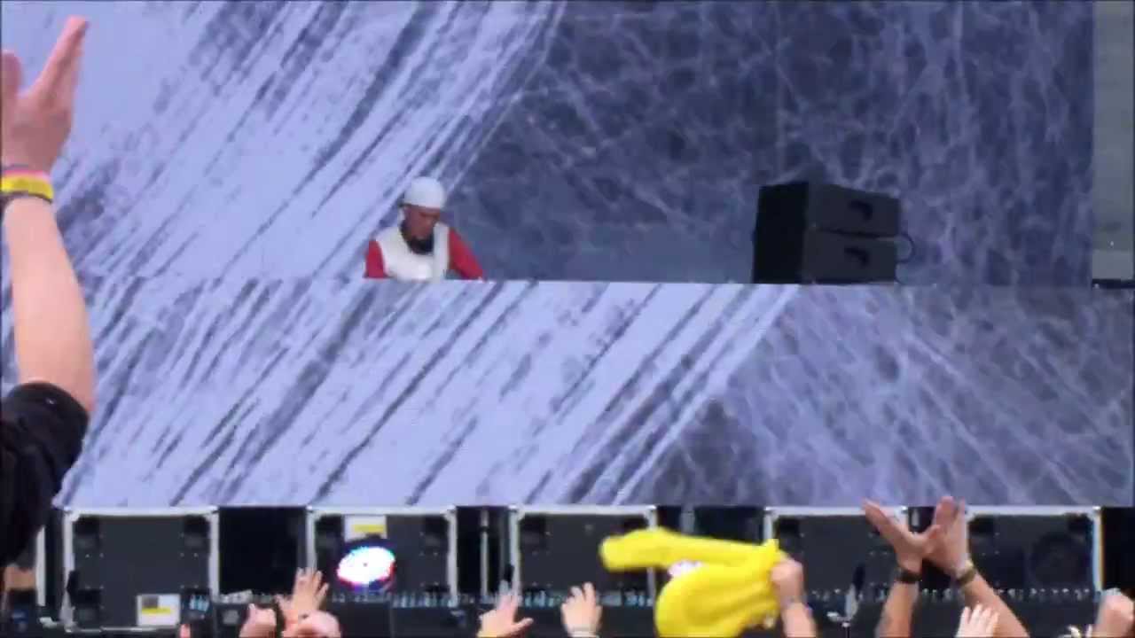Avicii feat. Audre Mae live Long Road to Hell @ Lake Festival 2013 in ...