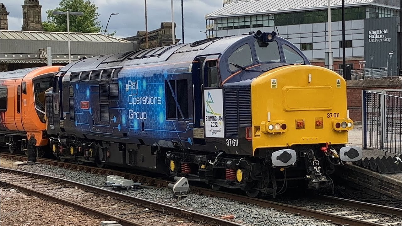 37611 Drag 730038 + 730036 WMR leaving Sheffield railway station - YouTube