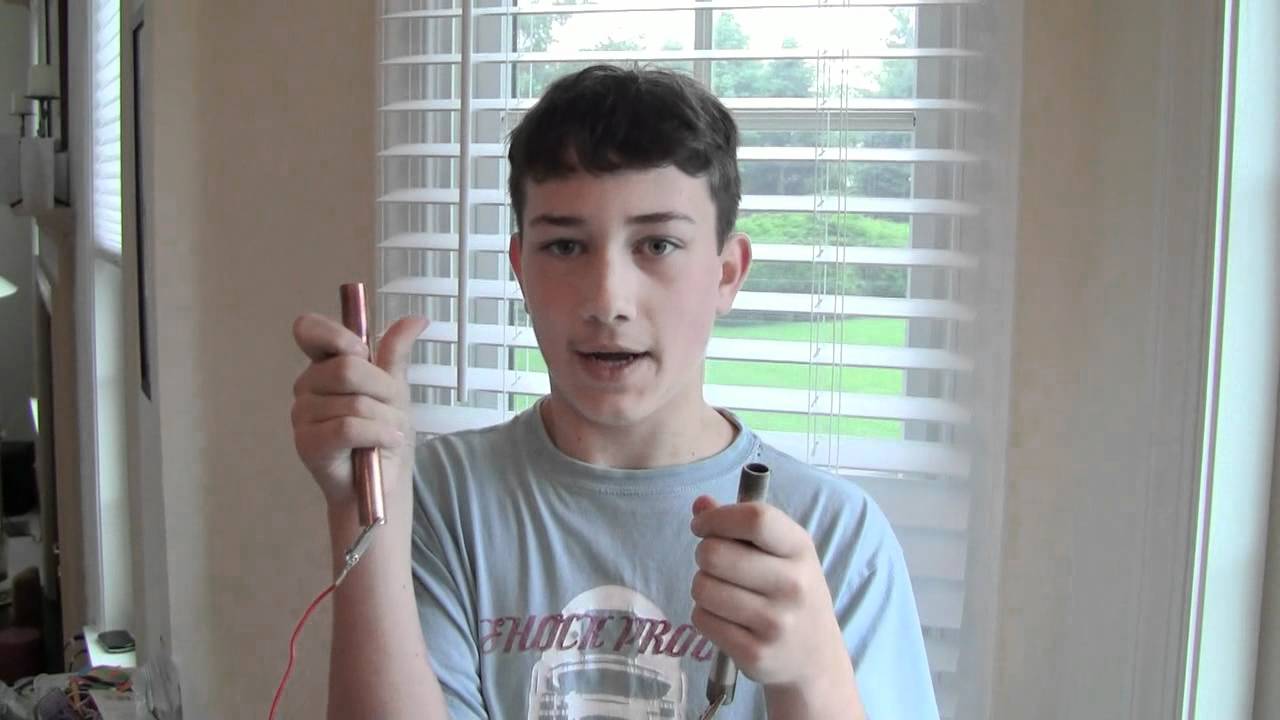 Energy Experiment: Electricity Flow through the body - YouTube