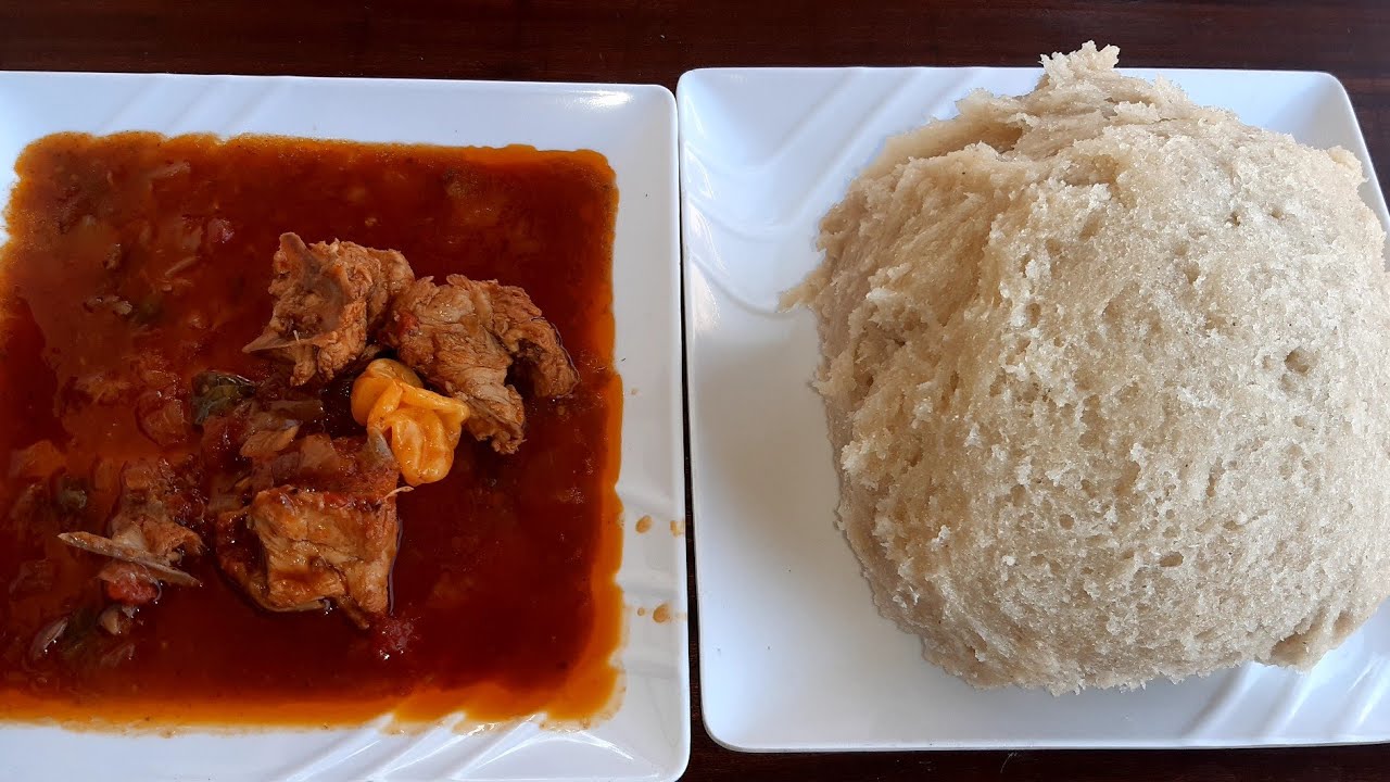 African village life/cooking Delicious chicken and cassava FUFU for ...