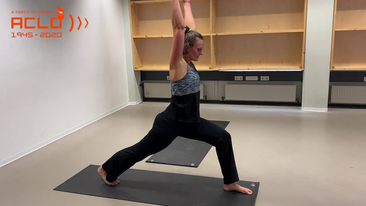 45 minutes Yoga from Heidi - YouTube
