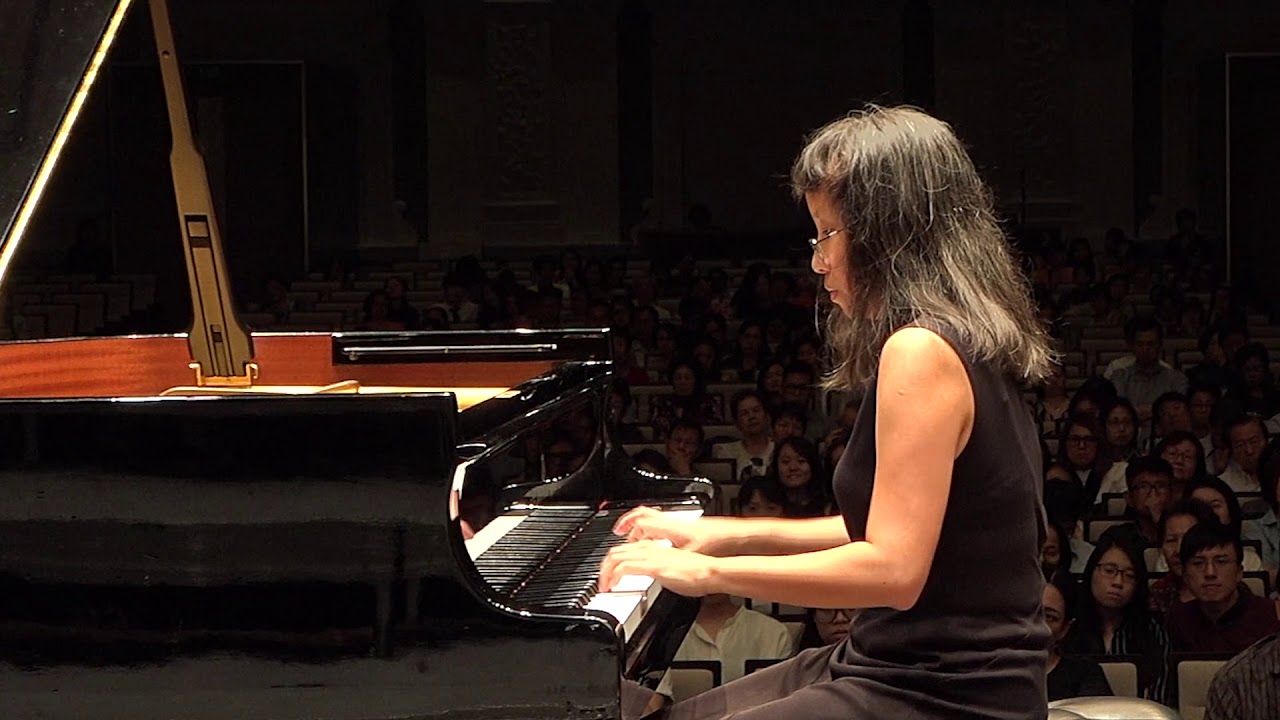 Lim Jing Jing - Beethoven: Piano Sonata No. 13 in E♭ Major - YouTube