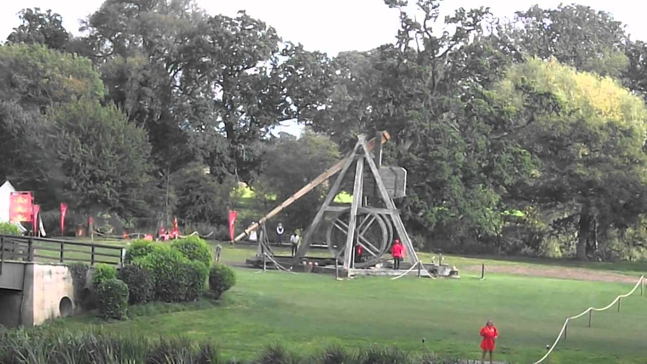 Warwick Castle trebuchet - from the bank - YouTube