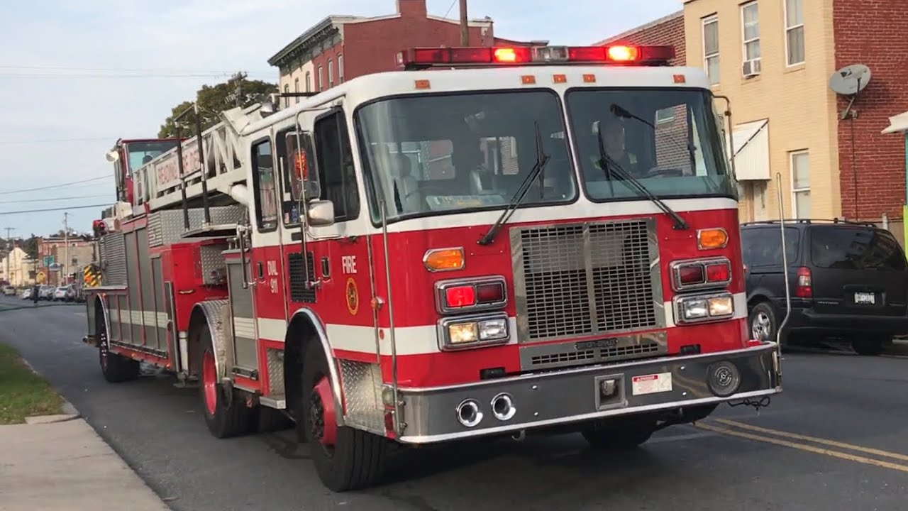Reading Fire Deptartment Ladder 2 Responding 11/4/17 - YouTube