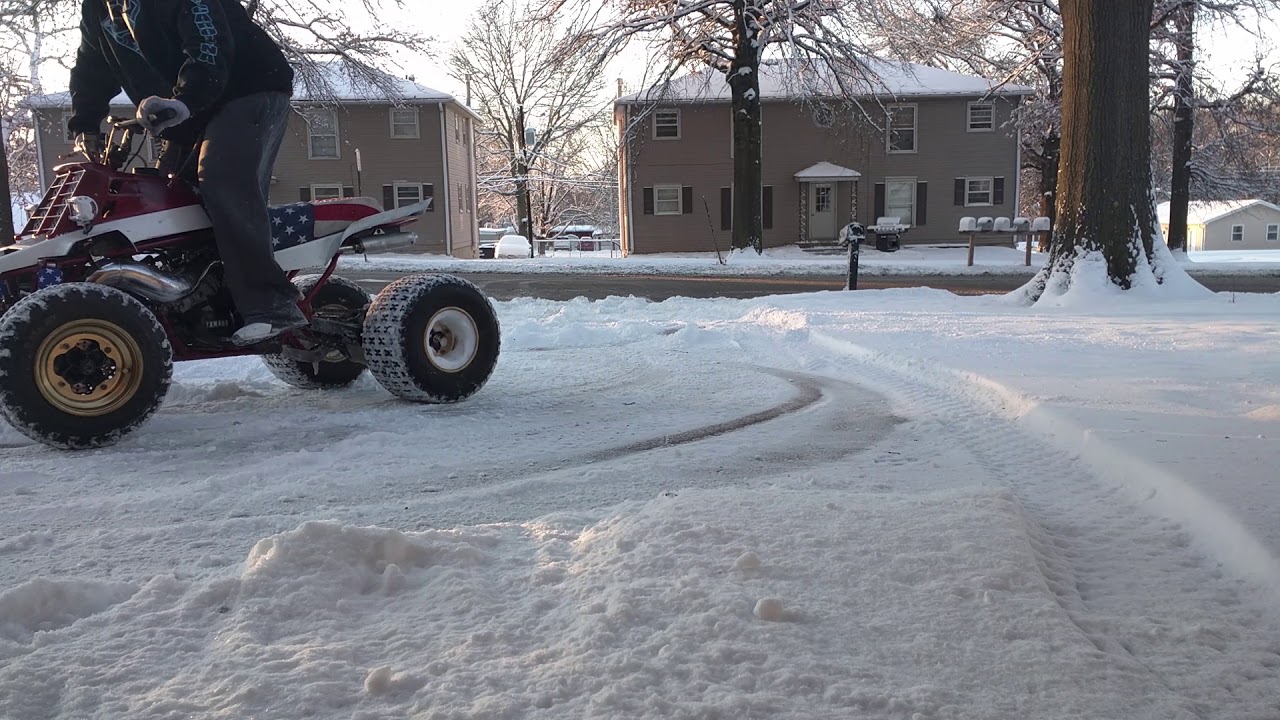 Yamaha Banshee in the snow - YouTube