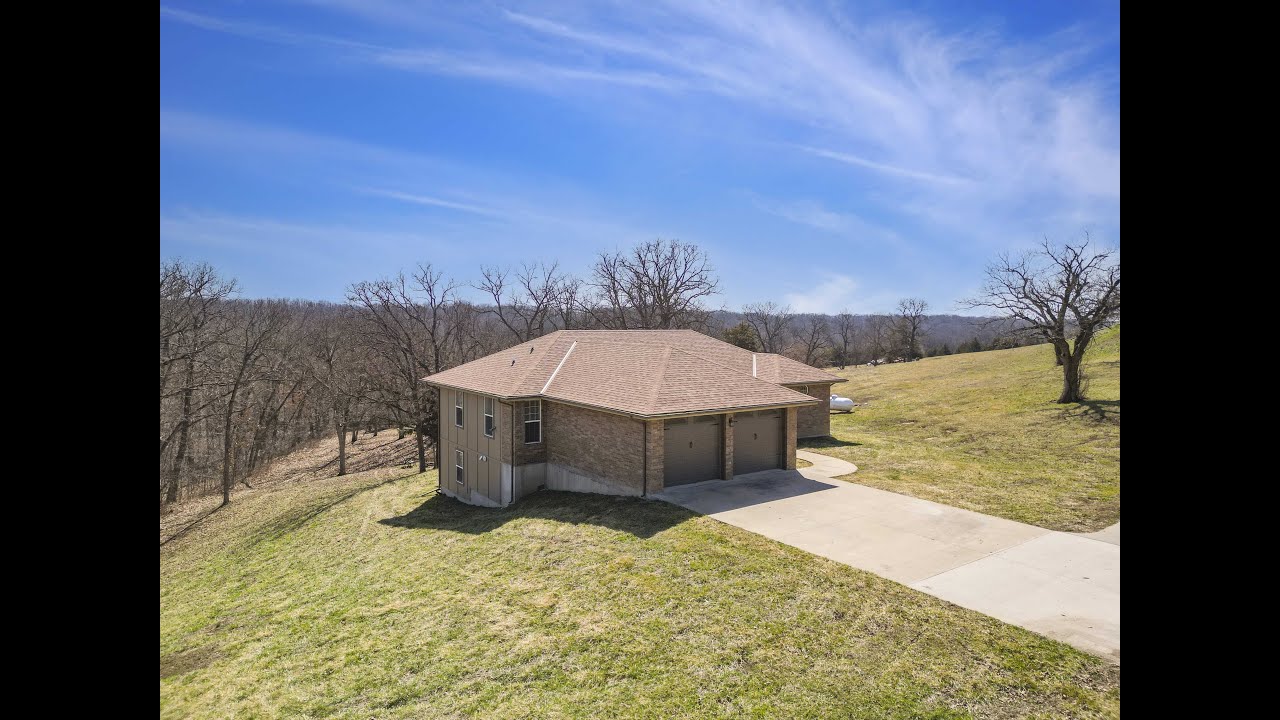 37507 East Standfast Road Lone Jack, MO - YouTube