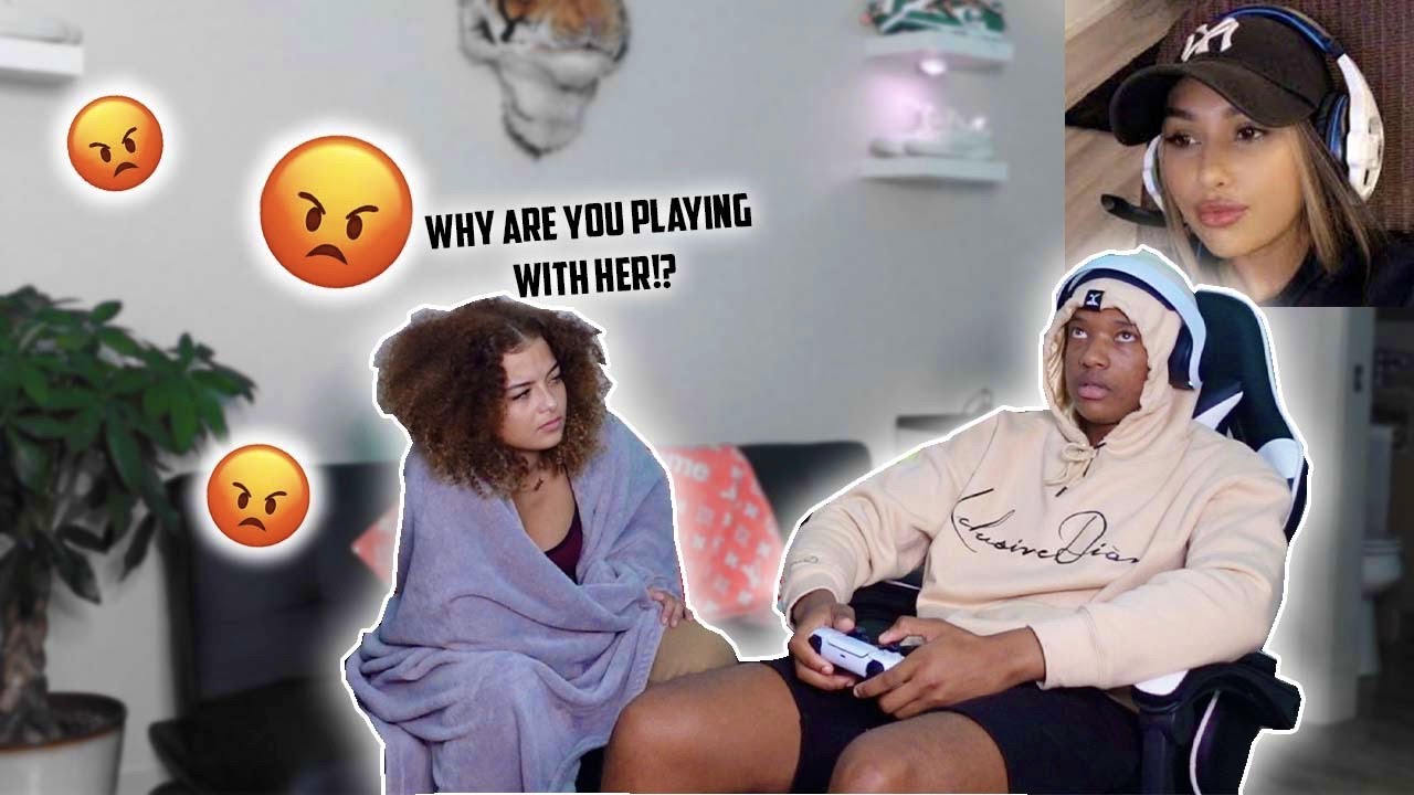 GAMING WITH GIRLS ONLINE TO SEE HOW MY GIRLFRIEND REACTS!! **CRAZY ...