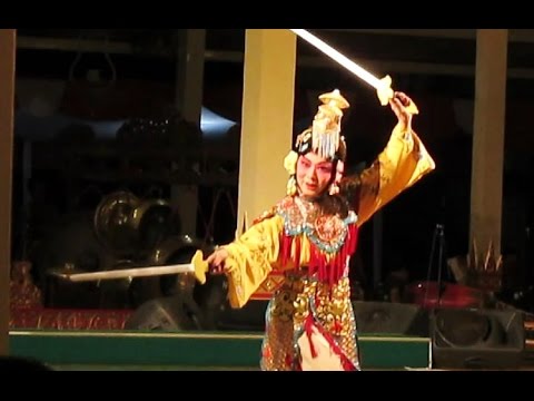 AMAZING Double Swords Dance - "Farewell My Concubine" - William Lau [HD ...