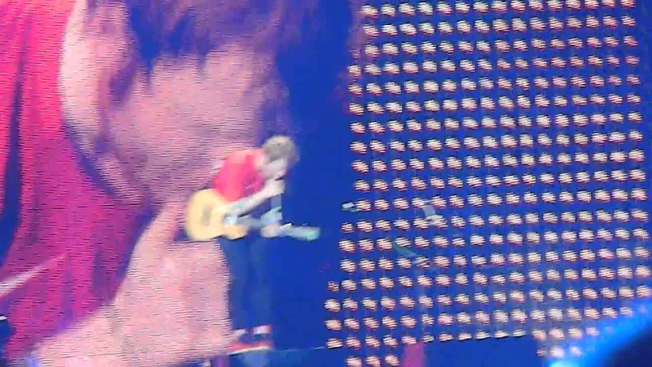 Ed Sheeran - Parting Glass - Wembley Stadium 2015 - YouTube