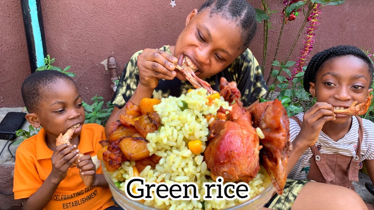 Unbelievable 😳 Nigerian Village Green *fried rice* Authentic African ...