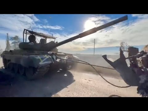 Ukraine Forces capture yet another Russian T-62M battle tank complete ...