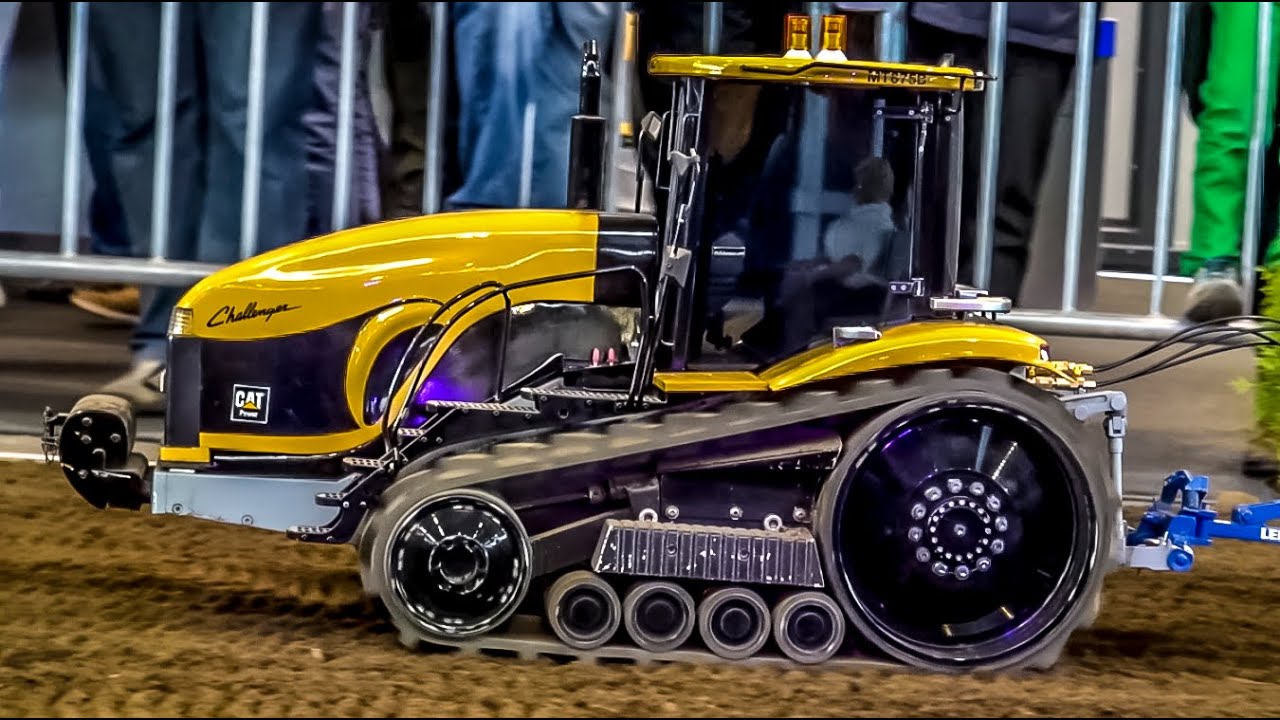 RC tractor Cat Challenger in 1:8 scale working on a field! Awesome and ...