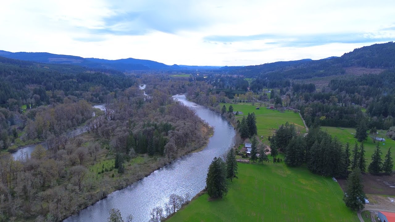 “Exploring the Farmland Surrounding the Breathtaking McKenzie River in ...