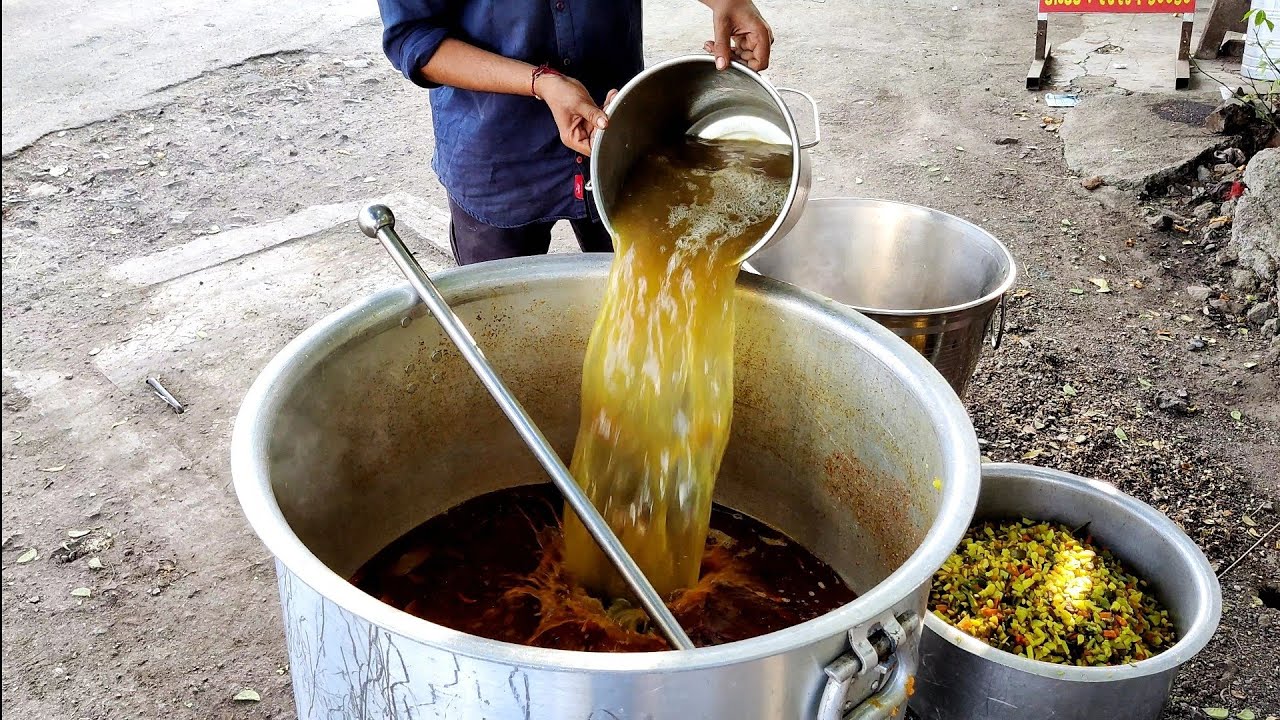 Huge Veg. Indian Curry Making ! Famous Undhiyu of Gujarat | Indian ...