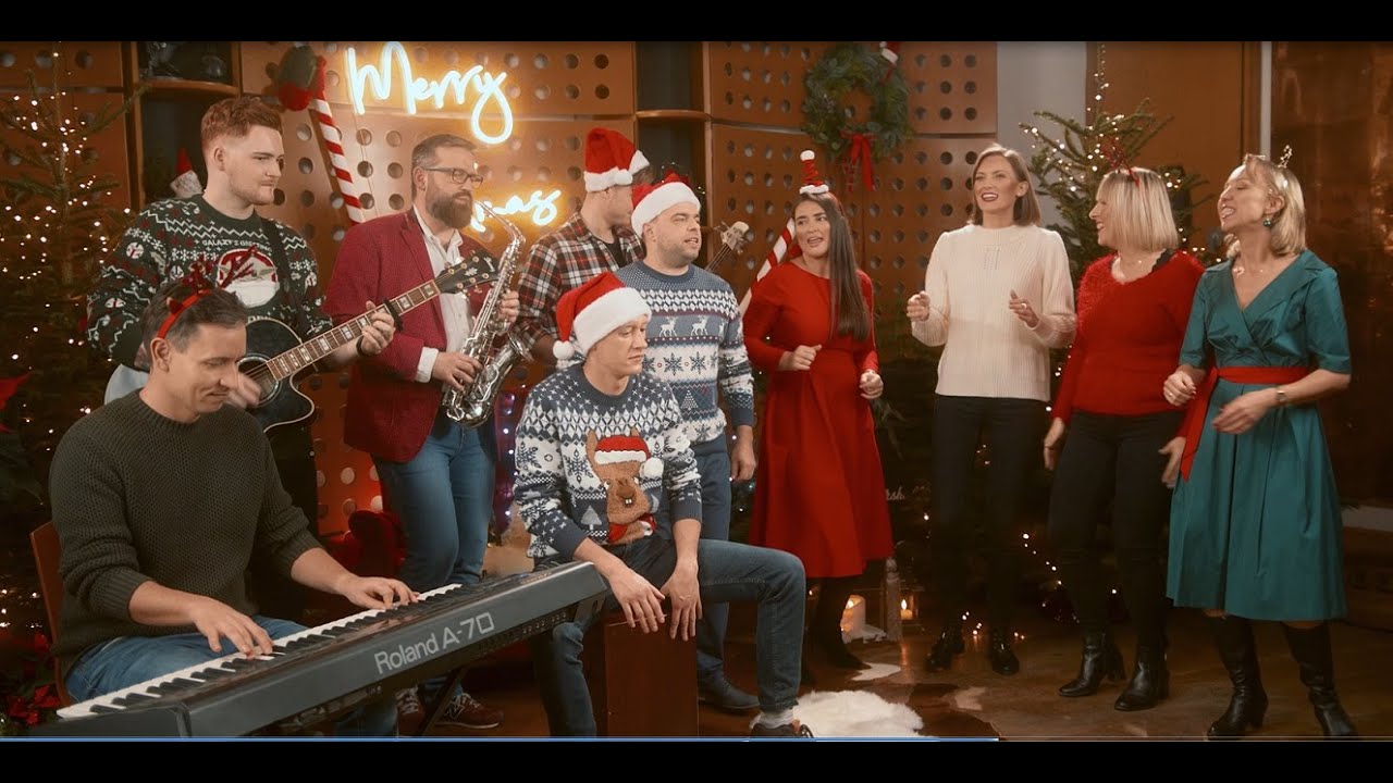 Merry Christmas Everyone - Deloitte Band - YouTube