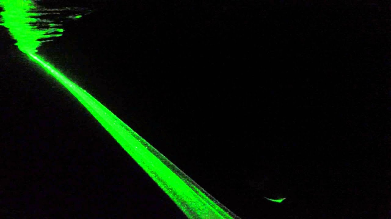 Green laser underwater - YouTube